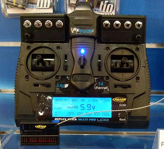 Carson 501004, FS Reflex Stick Multi Pro LCD LED 2.4G 14CH - Pakket
